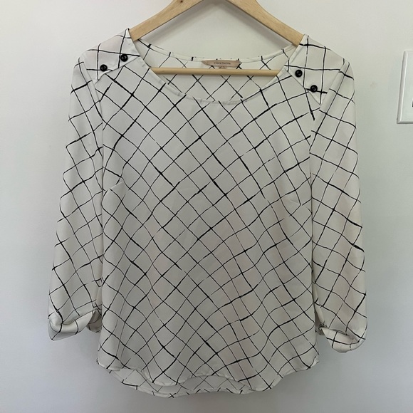 41 Hawthorn | Tops | Criss Cross Patterned Blouse | Poshmark